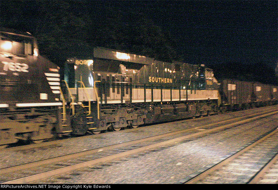 NS ES44AC #8099 on 506